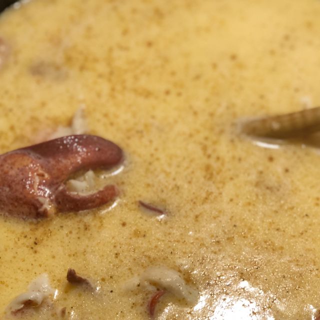 Tôm hùm hầm món ăn ngon bổ dưỡng nơi đất cảng